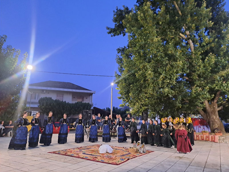 Στην αναβίωση του "Κλήδονα" ο Δήμαρχος Τεμπών Γεώργιος Μανώλης ...