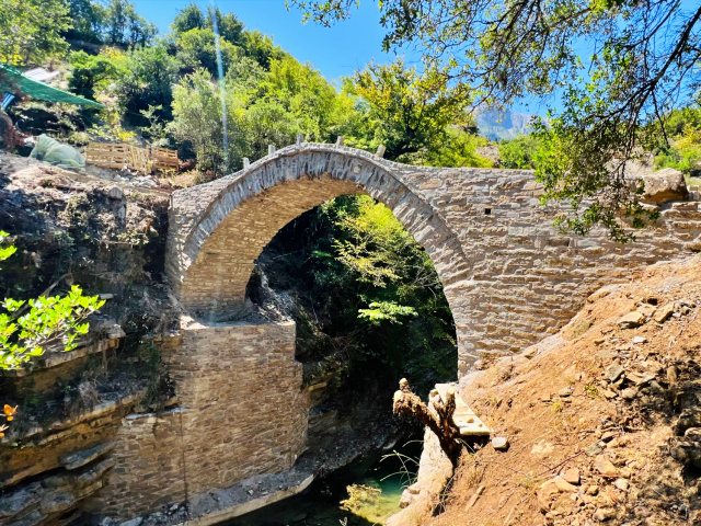 Διασώθηκε η ιστορική γέφυρα της Μεγαλόχαρης 'Αρτας - TirnavosPress