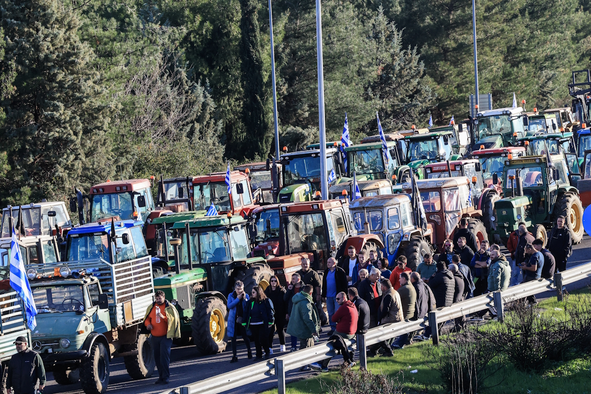 Αγρότες: Τα μπλόκα που θα κλείσουν σε εθνικές οδούς και τελωνεία από ...